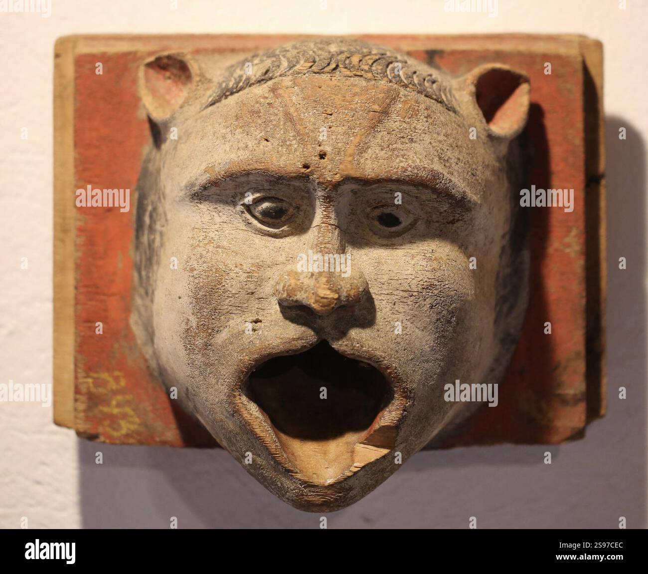 Grosse Fratze mit abstehende Ohren Stock Photo - Alamy