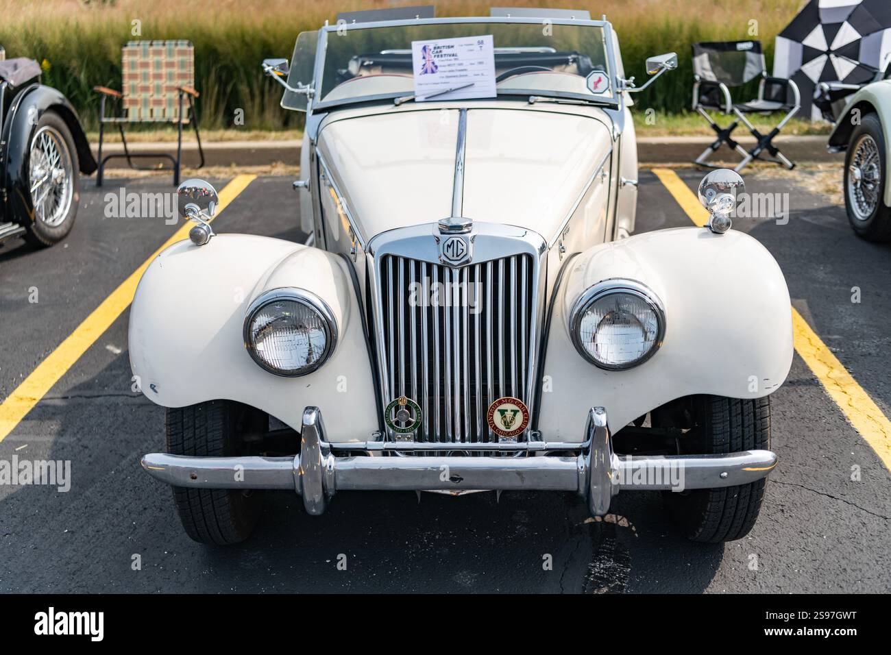 Chicago, Illinois, USA - September 08, 2024: MG TF retro sportscar 1950 ...