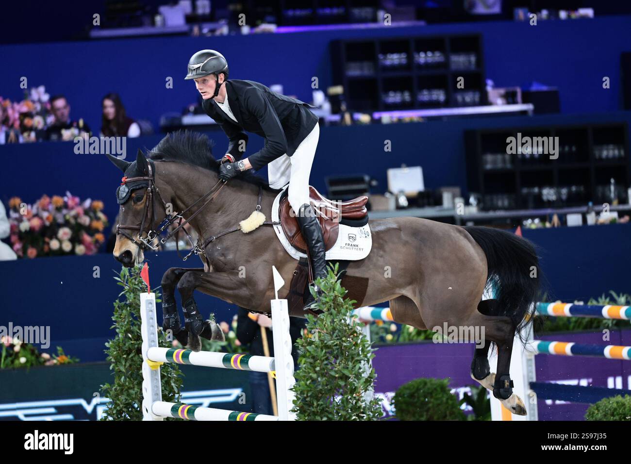 Frank Schuttert of Netherlands with Isis during the GDS Training Prize ...