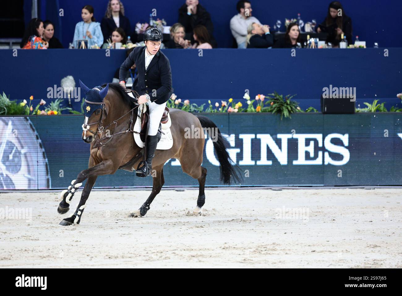 Matthew Sampson of United Kingdom with Pretty Pi'que De'luxe during the ...