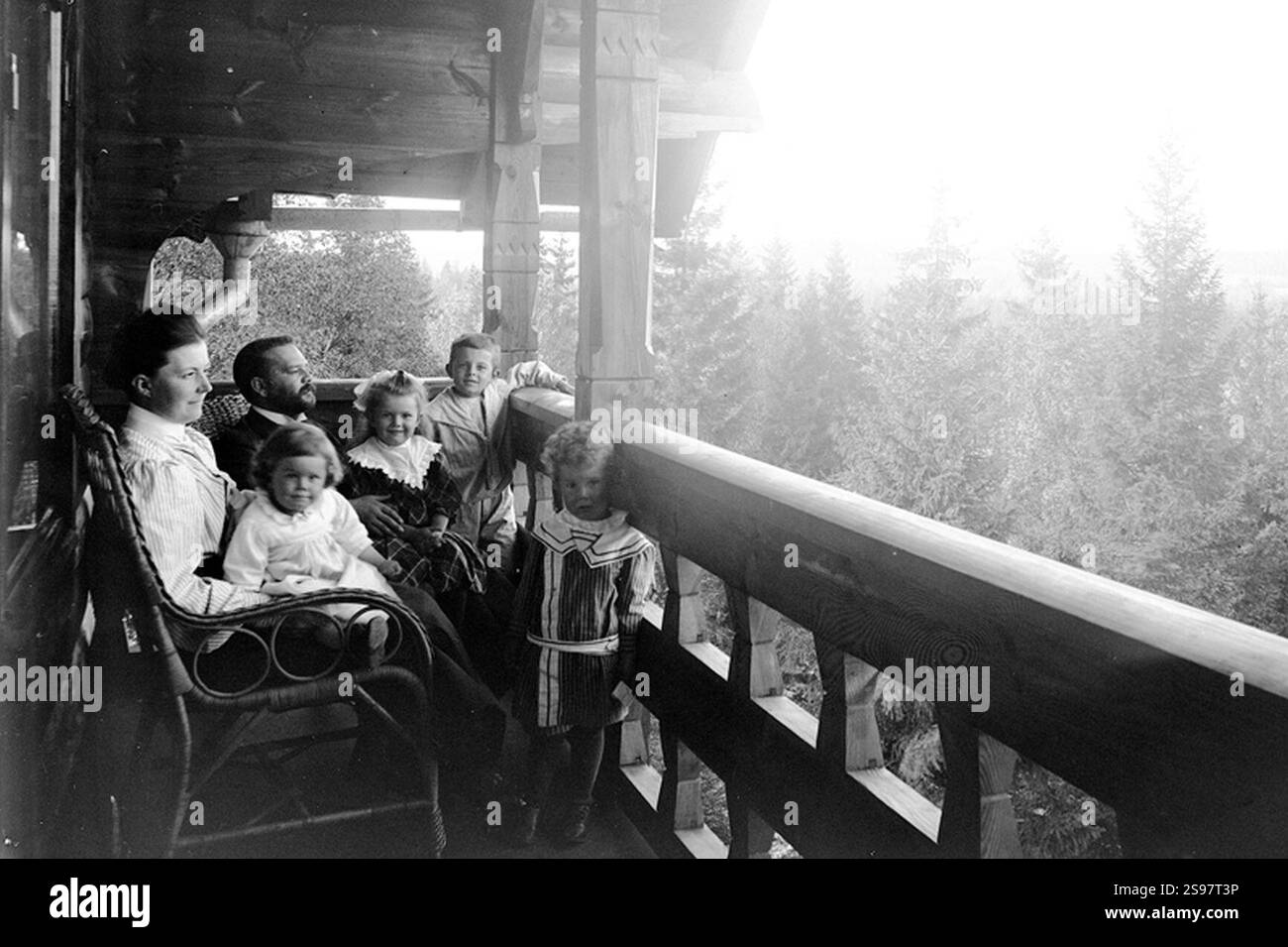 Gustaf von Reis Sr & family c 1908 Stock Photo - Alamy