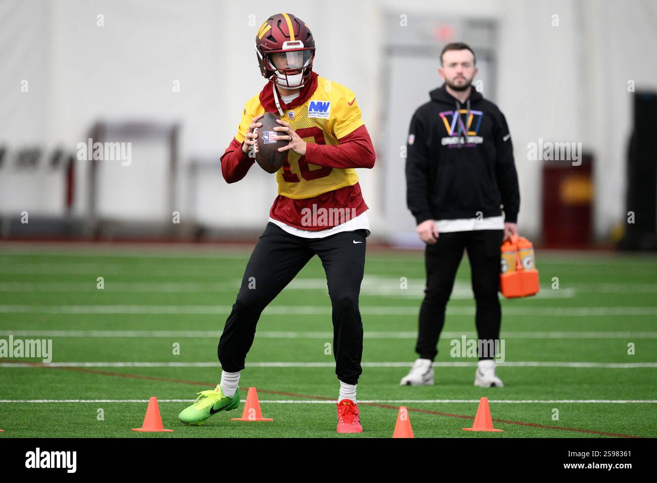 Washington Commanders quarterback Marcus Mariota (18) works out during ...