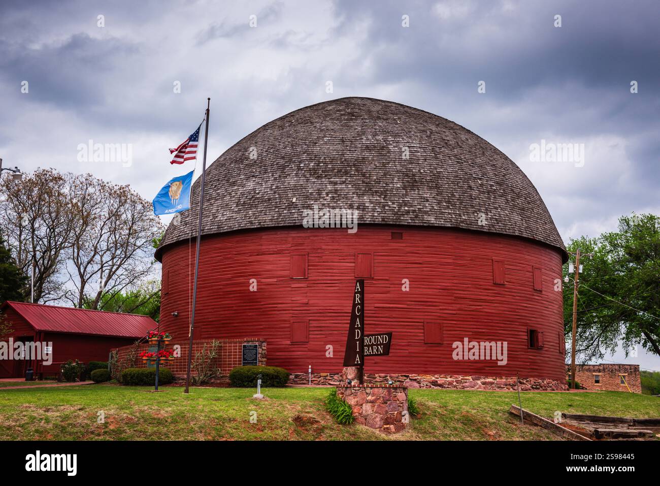 Arcadia, OK USA - May 1, 2018: The Arcadia Round Barn is a landmark and ...
