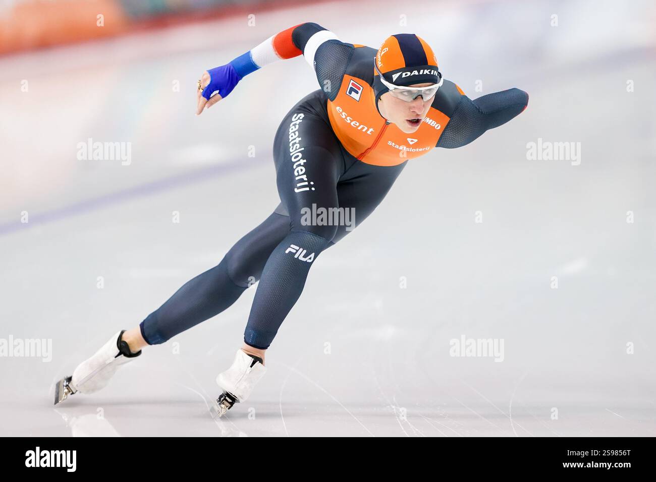 CALGARY, CANADA - JANUARY 24: Suzanne Schulting of Netherlands ...