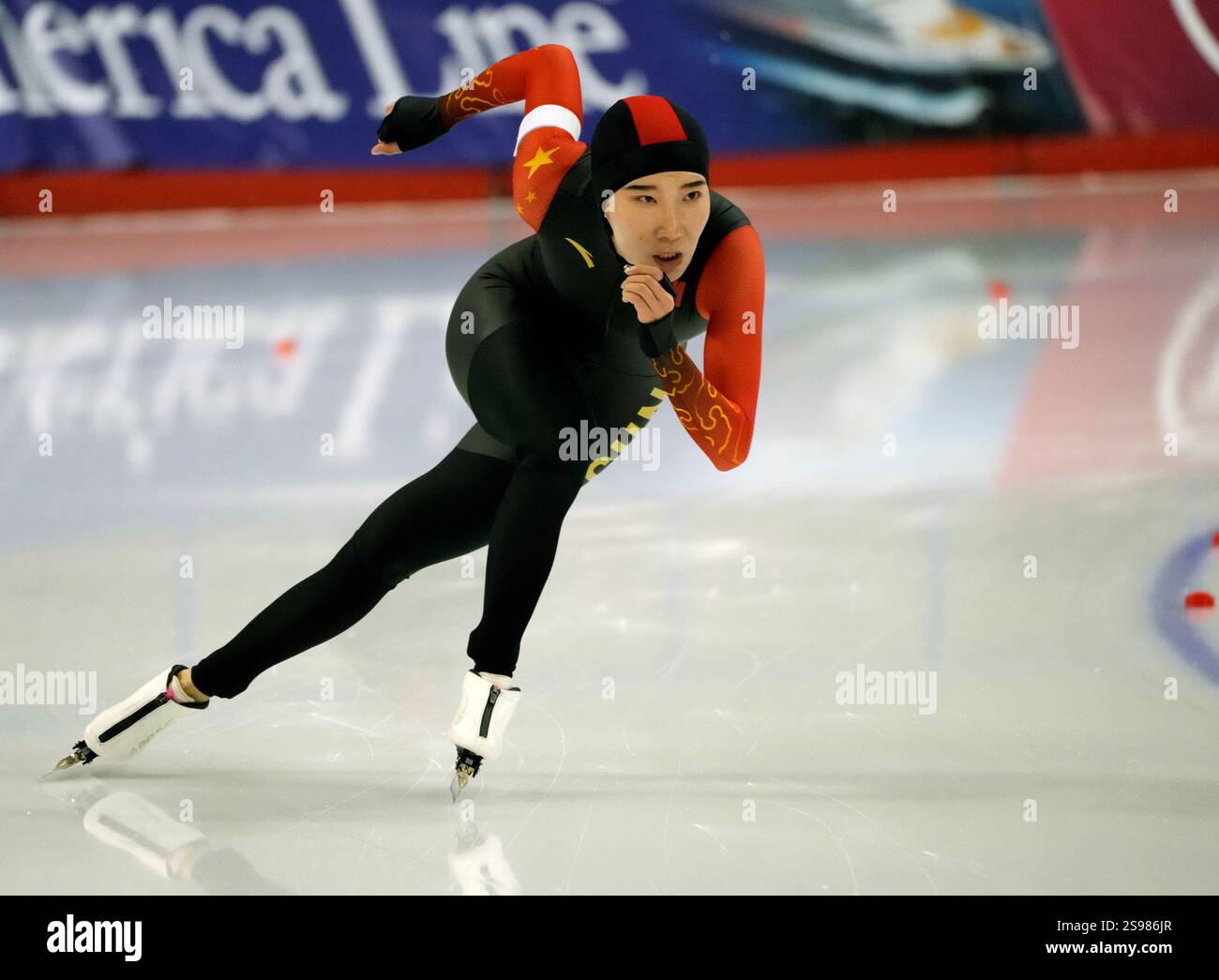 China's Mei Han races in the women's 1000-meter event at the ISU World ...