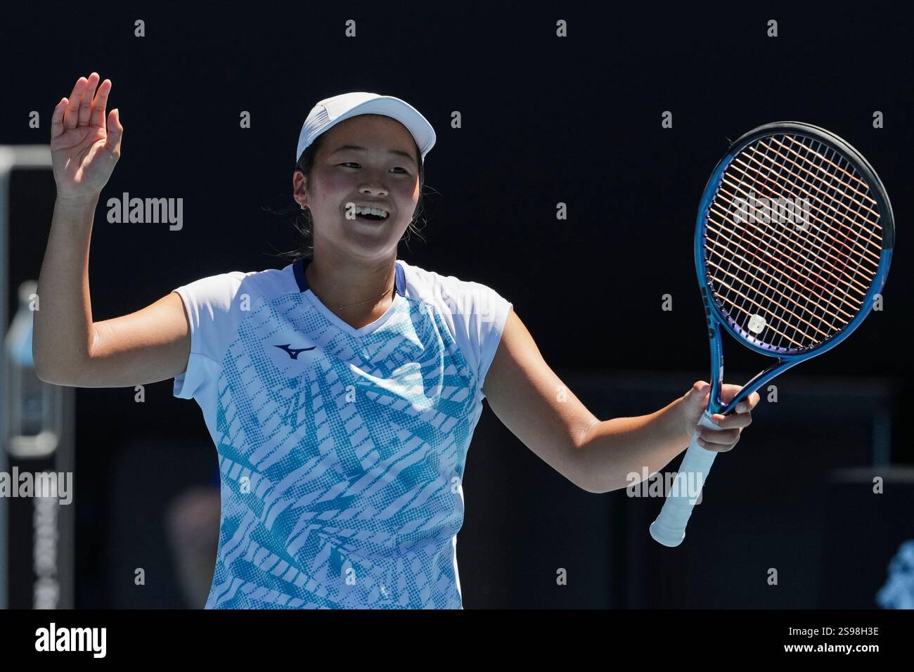 Wakana Sonobe of Japan celebrates after defeating Kristina Penickova of ...