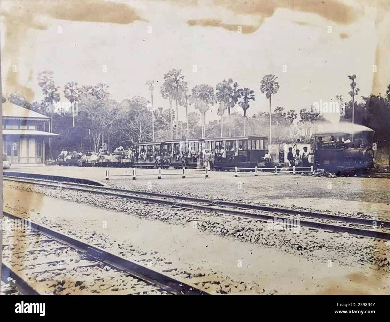 Hat Chao Samran Railway Stock Photo - Alamy
