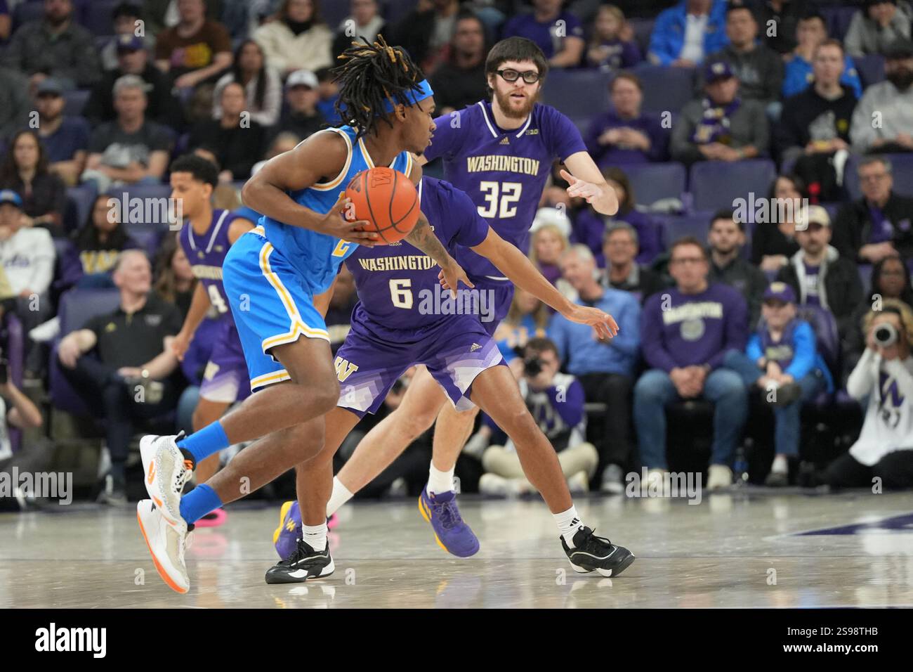 UCLA Bruins guard Dylan Andrews (2) drives against Washington Huskies ...