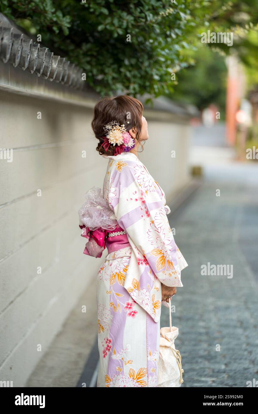 Beautiful japanese women hi-res stock photography and images - Alamy
