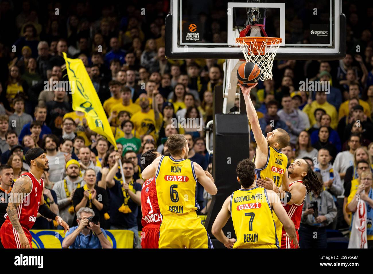 Berlin, Germany. 24th, January 2025. Matt Thomas (11) of ALBA Berlin ...