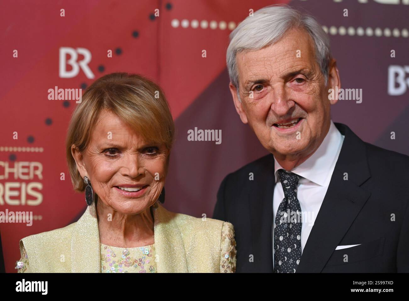 Uschi GLAS Schauspielerin, Dieter HERMANN. Roter Teppich,Red Carpet,Bayerischer Filmpreis 2024 ...