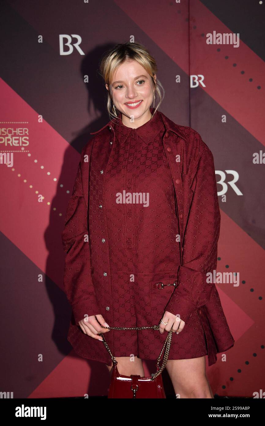 Jella Haase / Verleihung des Bayerischen Filmpreis 2024 /Prinzregententheater / München / 24 ...