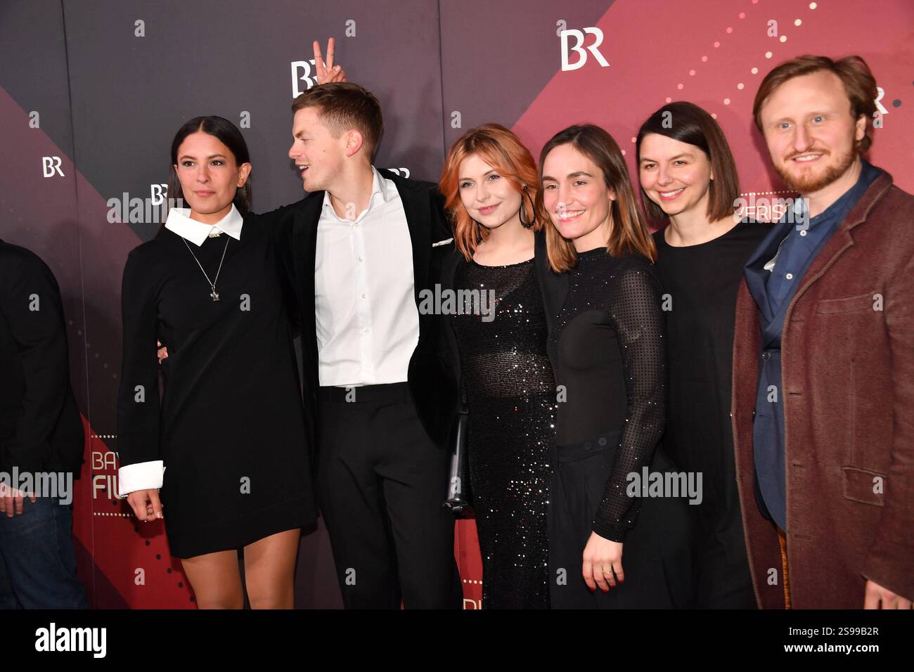 Amanda da Gloria, Ferdinand Hofer, Sarah Thonig, Michael Kranz ...