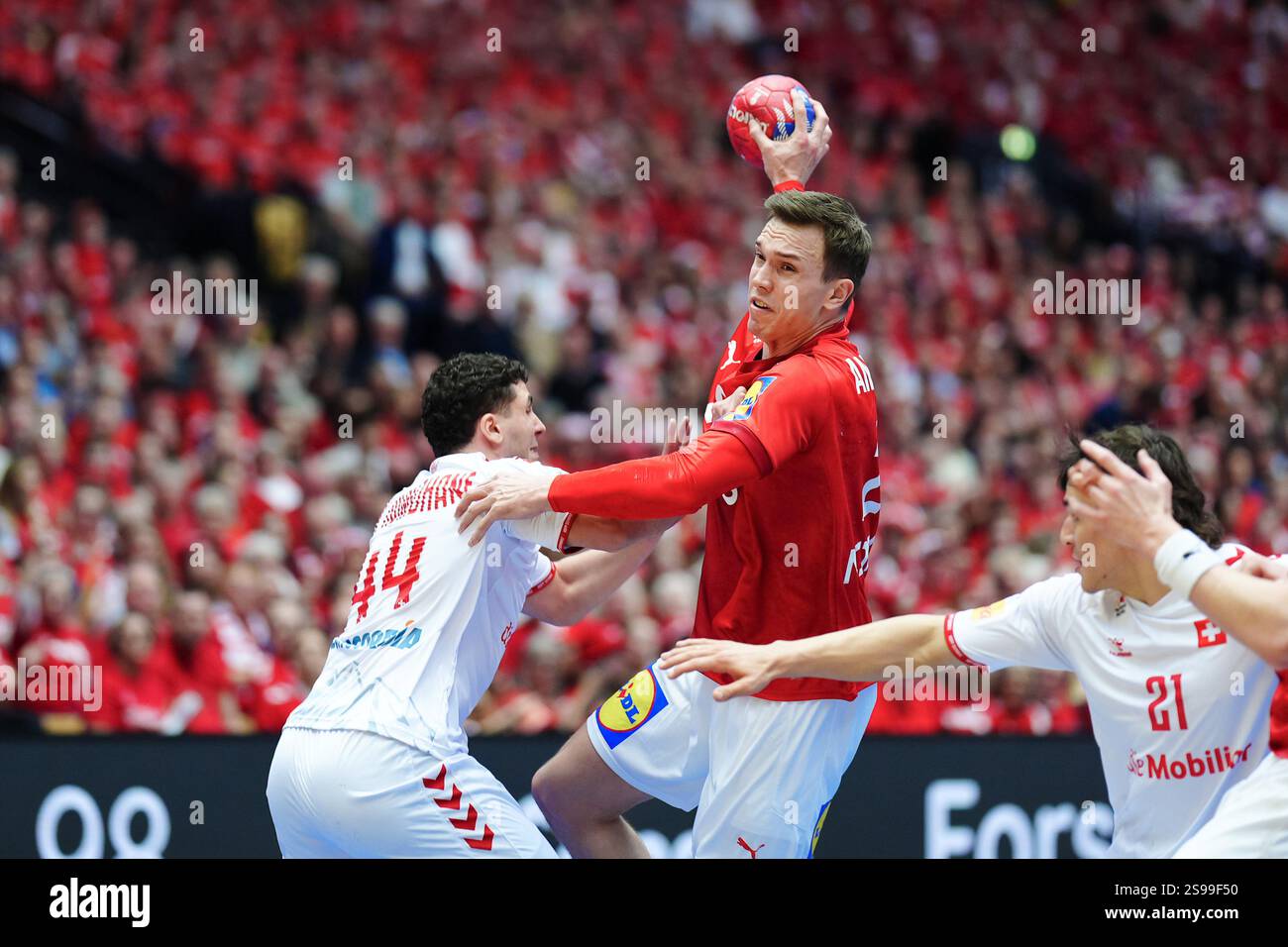 Mehdi Ben Romdhane (Schweiz, #44), Lasse Bredekjaer Andersson (Daenemark, #28) DEN, Daenemark vs ...