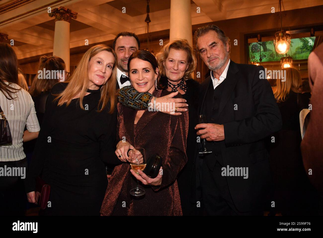 Oliver Hass, Anja Kling, Suzsan von Borsody und Ralph Schicha ...