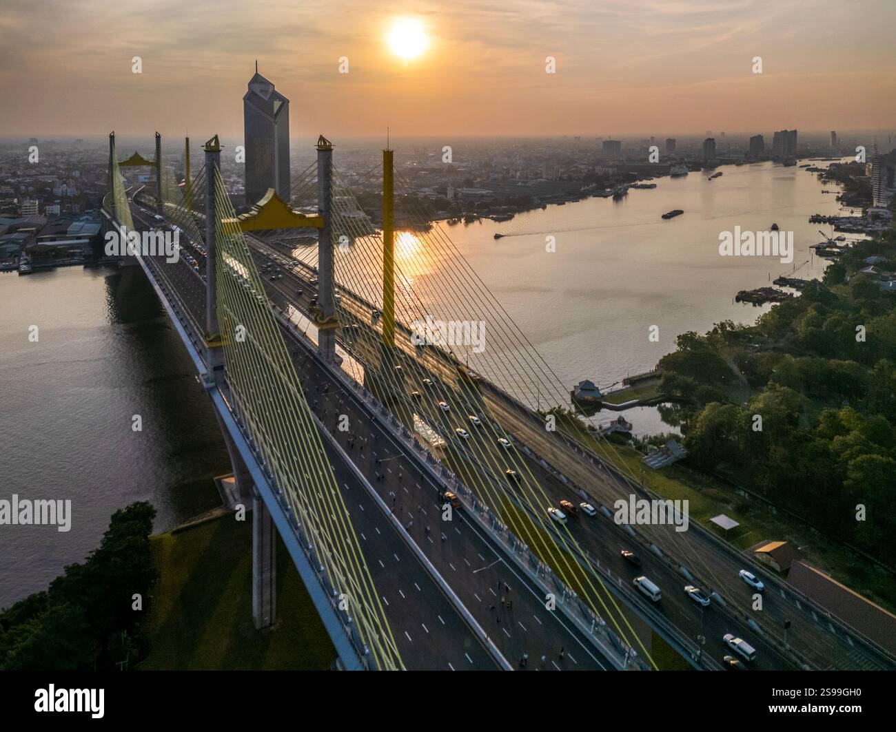 Thotsamarachan Bridge (Rama IX Bridge) crossing Chao phraya river ...