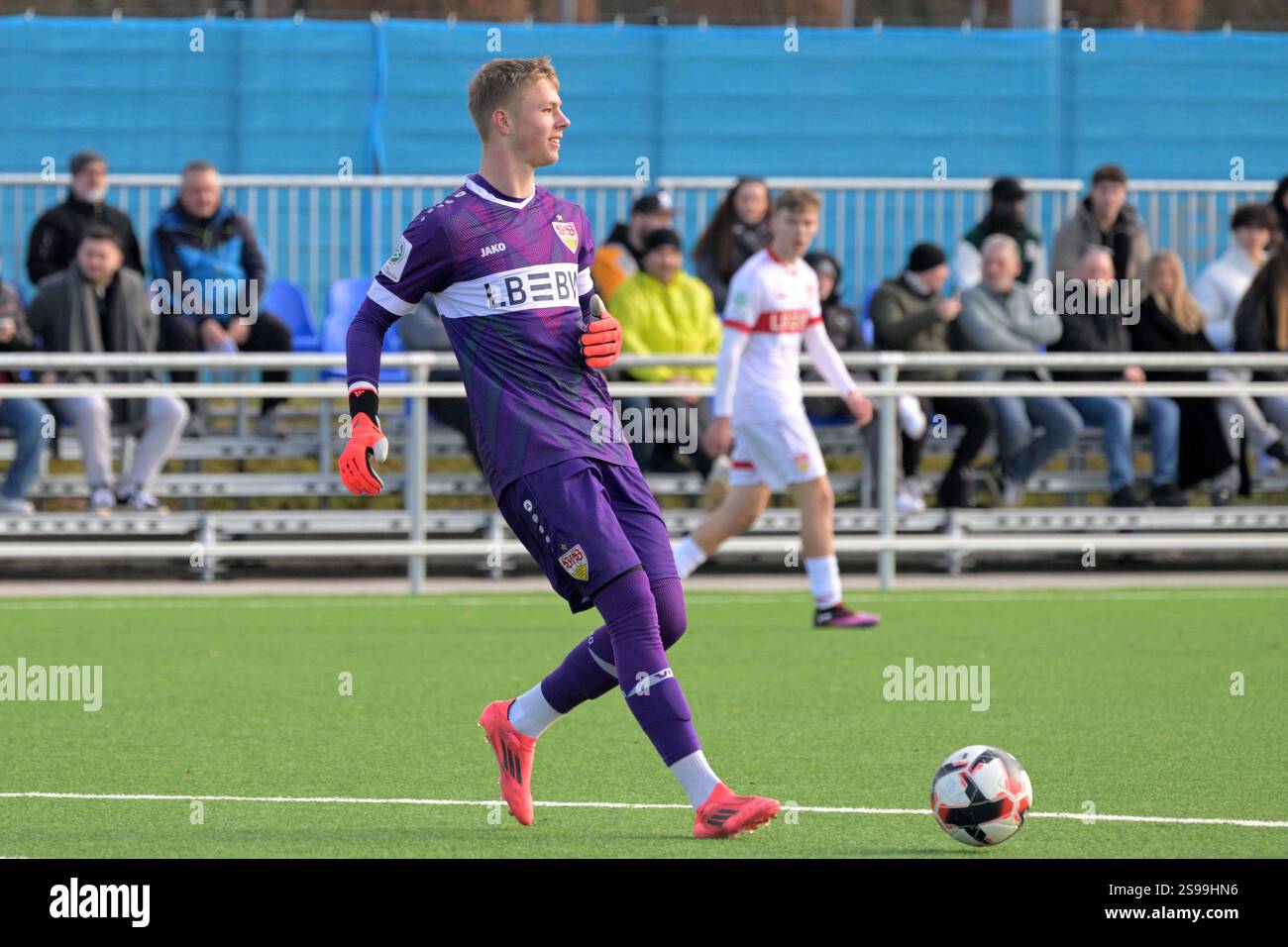 Florian Hellstern (VfB Stuttgart U19, #1) im Tor TSG Balingen vs. VfB ...