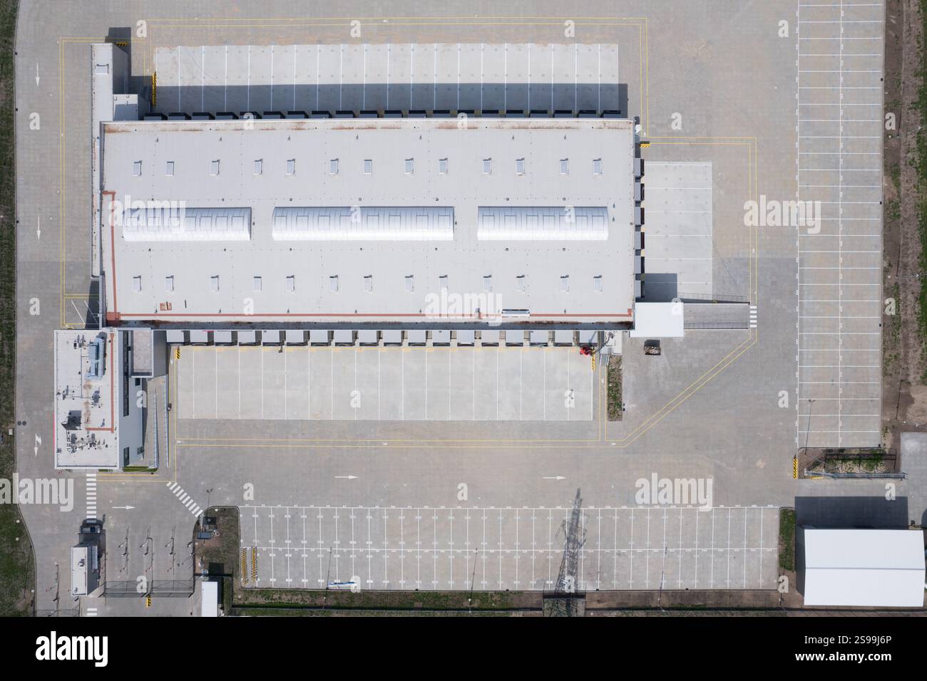Aerial view modern warehouse hi-res stock photography and images - Alamy