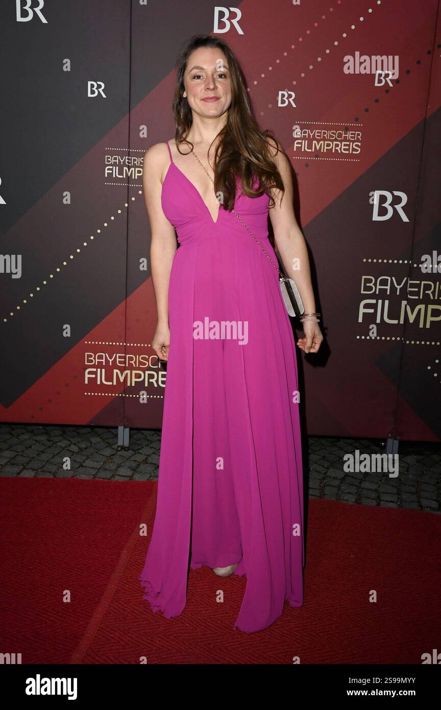 Stephanie Liebl bei der Verleihung des 46. Bayerischen Filmpreises 2024 ...