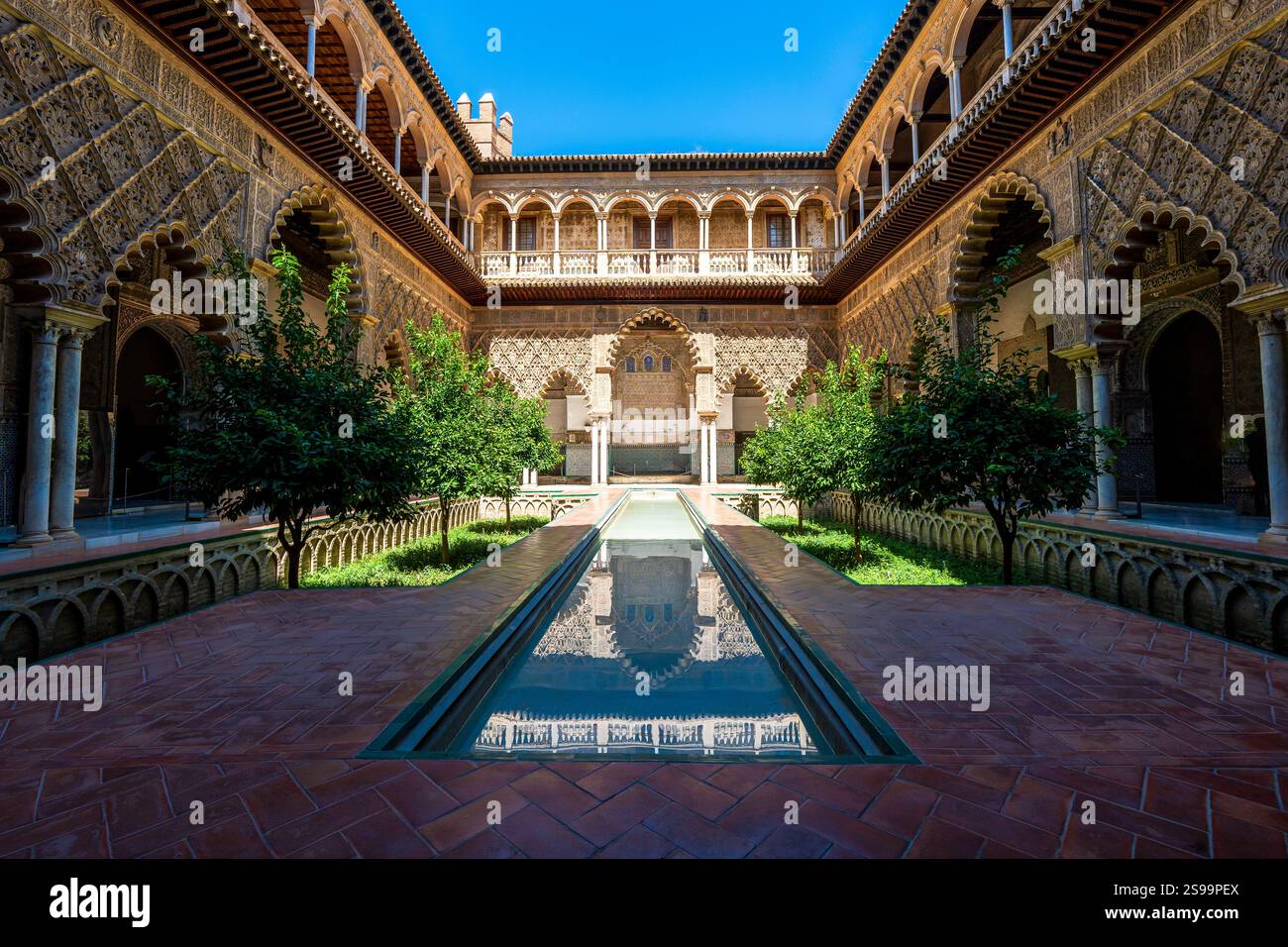 Real alcazar de sevilla hi-res stock photography and images - Alamy