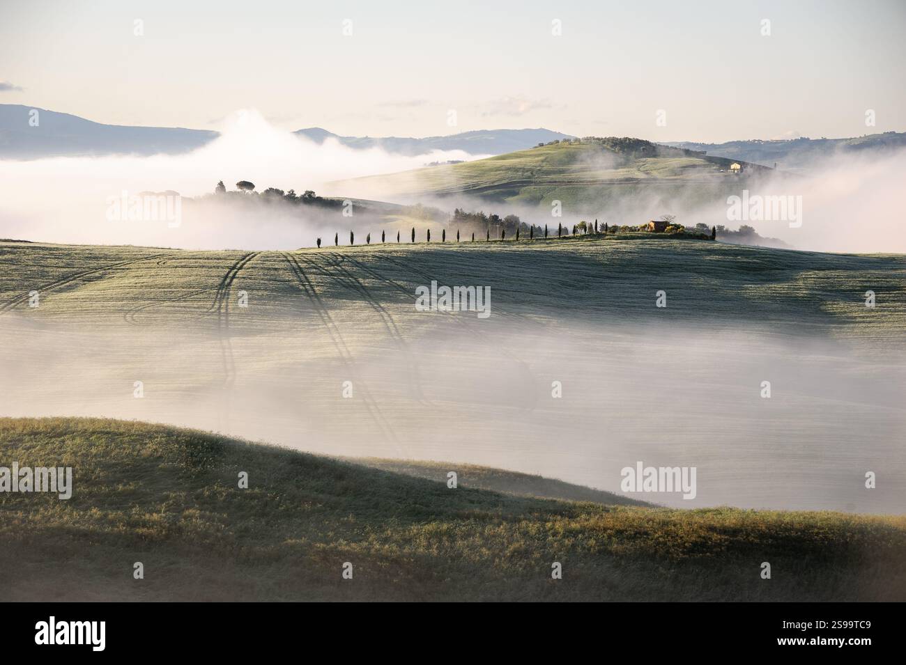 Italian valley in dawn hi-res stock photography and images - Alamy