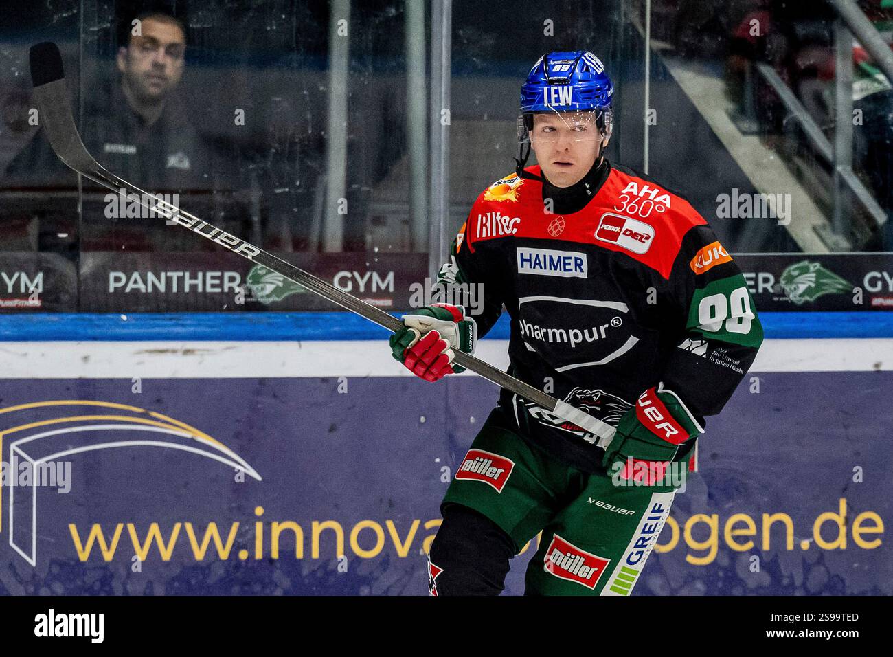 Mark Zengerle (Augsburger Panther, #89). GER, Augsburger Panther vs ...