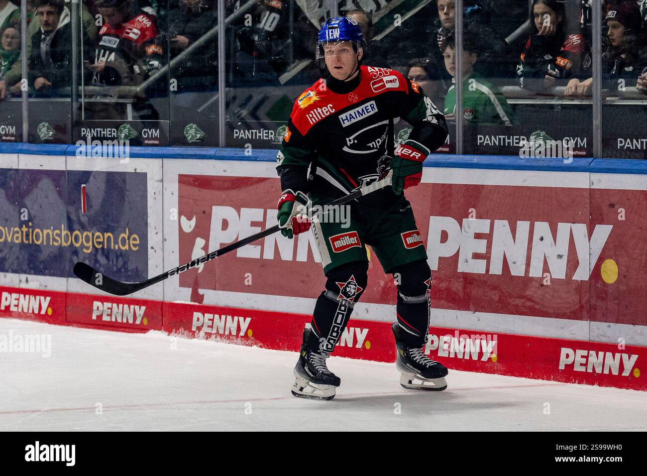 Mark Zengerle (Augsburger Panther, #89). GER, Augsburger Panther vs ...