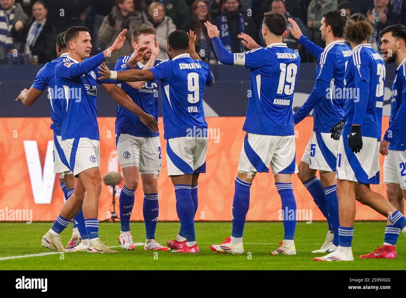 GELSENKIRCHEN, NETHERLANDS - JANUARY 25: Kenan Karaman of FC Schalke 04 ...