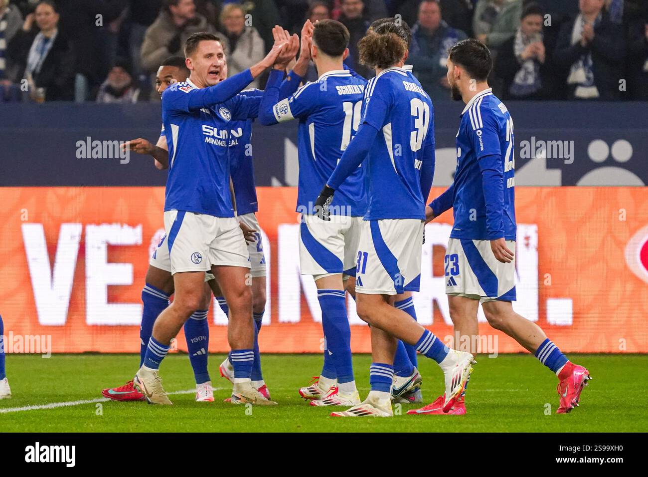 GELSENKIRCHEN, NETHERLANDS - JANUARY 25: Kenan Karaman of FC Schalke 04 ...