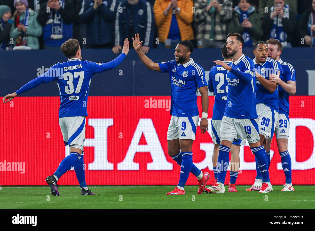 Tor, Torjubel, zum 2:0 durch Moussa Sylla (FC Schalke 04, #9), GER, FC ...