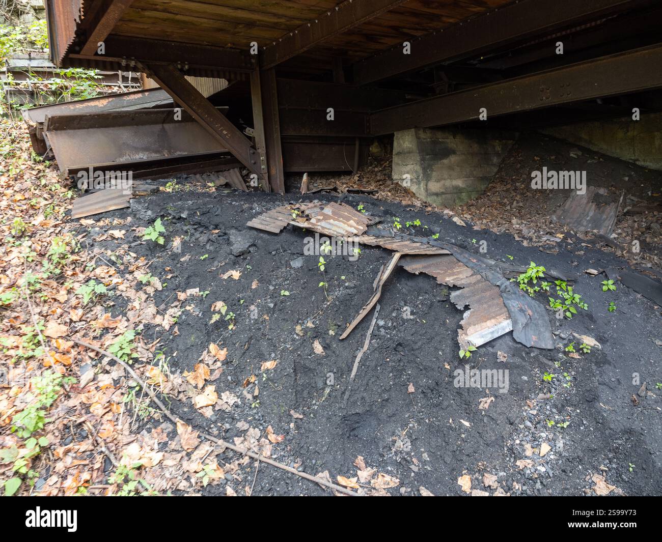 Coal slag at the abandoned Nuttalburg coal mine in New River Gorge ...