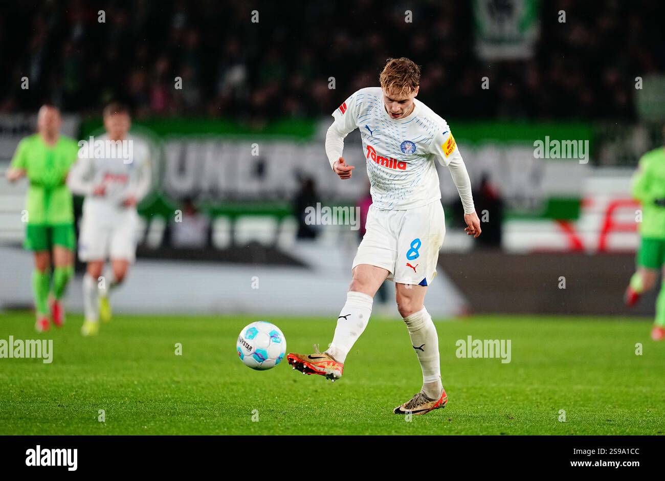 January 24 2025: Finn Porath (Holstein Kiel) controls the ball during a ...