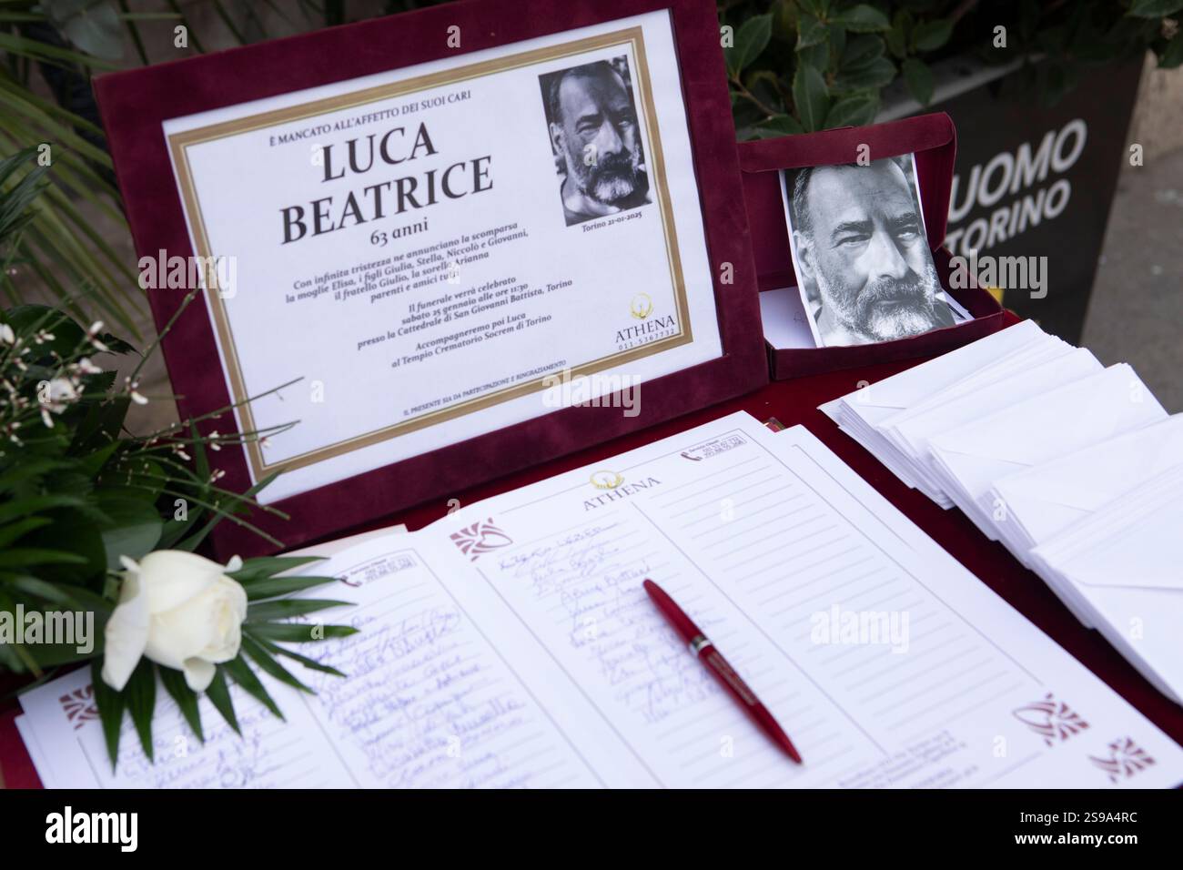 Funerali di Luca Beatrice, critico d'arte e presidente della Fondazione ...