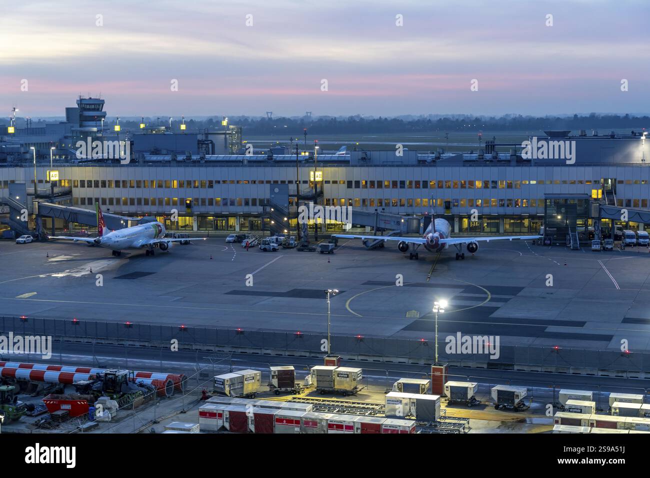 Duesseldorf Airport, aircraft on the apron and at Terminal A, warehouse ...