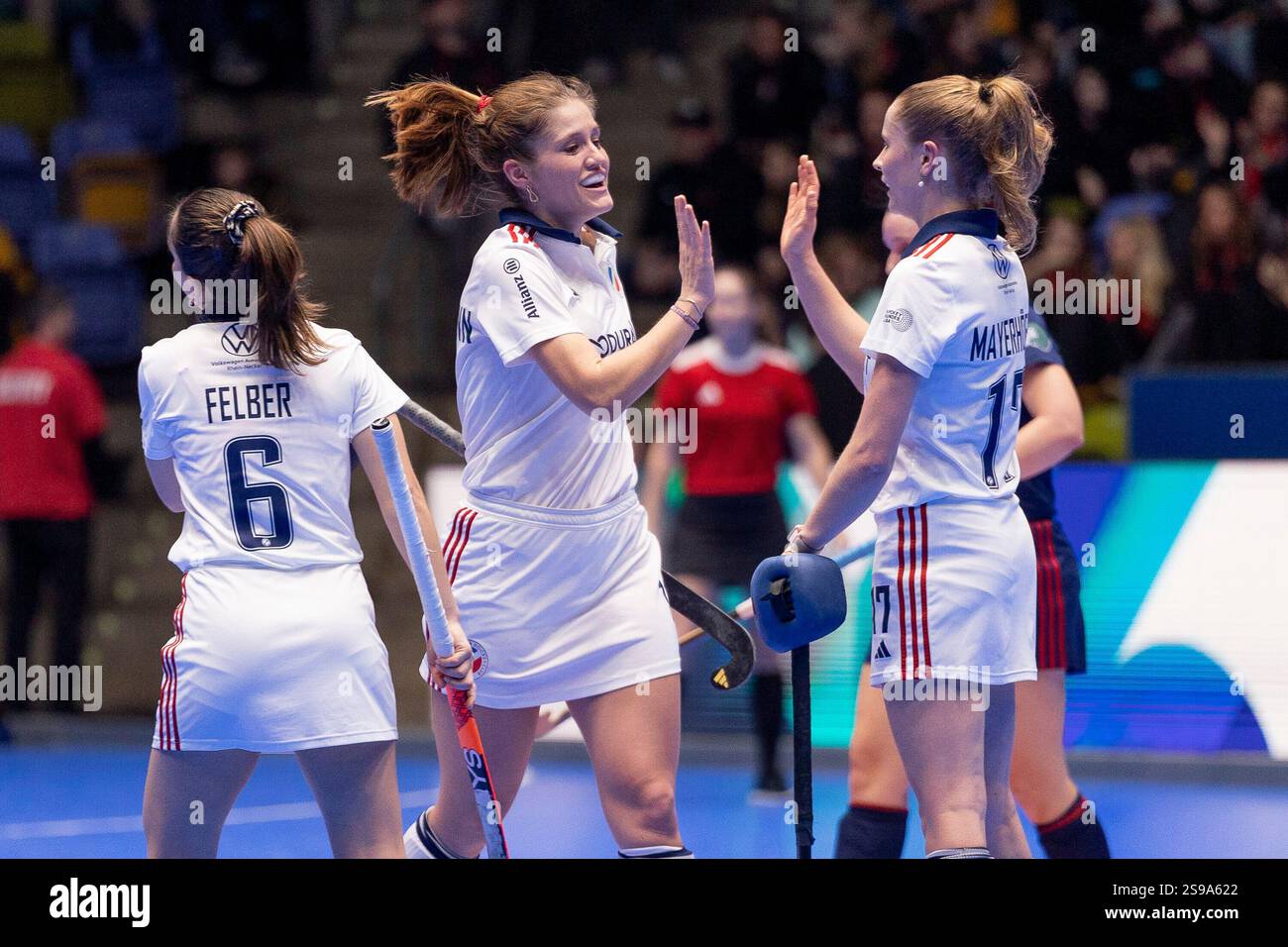 Fiona Felber (Mannheimer HC #6) & Sonja Zimmermann (Mannheimer HC #11 ...