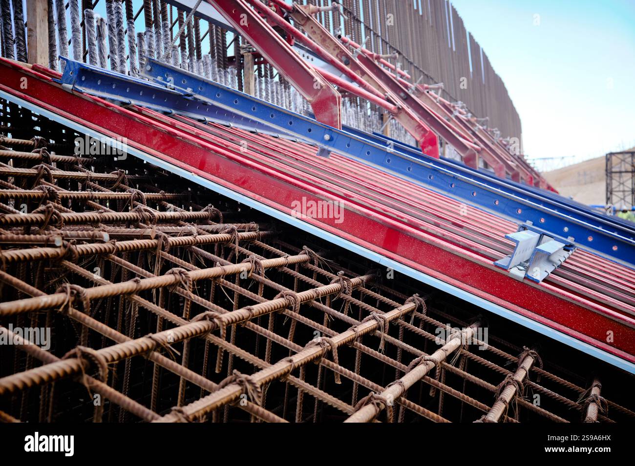 Metal framework and formwork Stock Photo - Alamy
