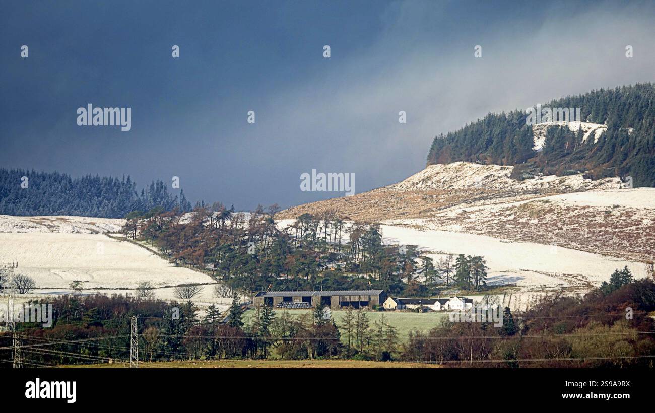 Glasgow, Scotland, UK. 25th January, 2025. UK Weather: Storm eowyn ...