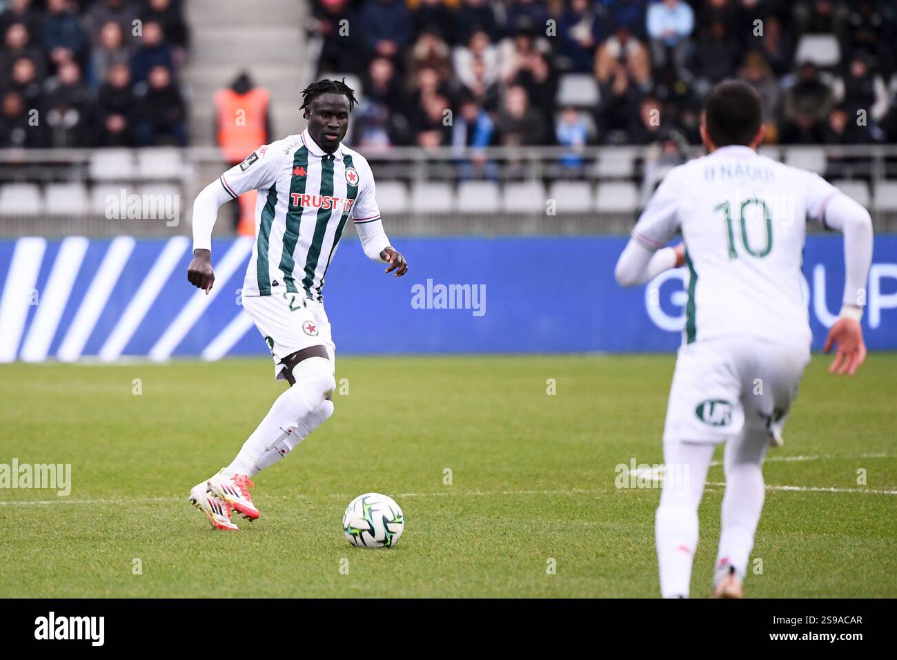 21 Aliou BADJI (red) during the Ligue 2 BKT match between Paris and Red ...