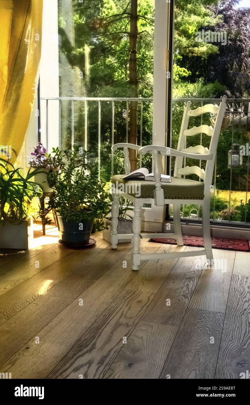 Vintage retro styled sitting room design interior. Cosy comfortable ...