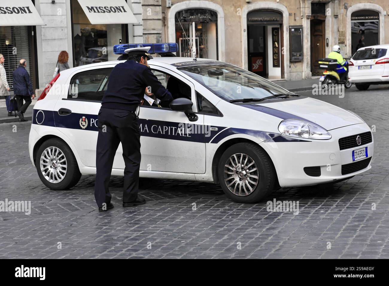 Police talk to passenger hi-res stock photography and images - Alamy