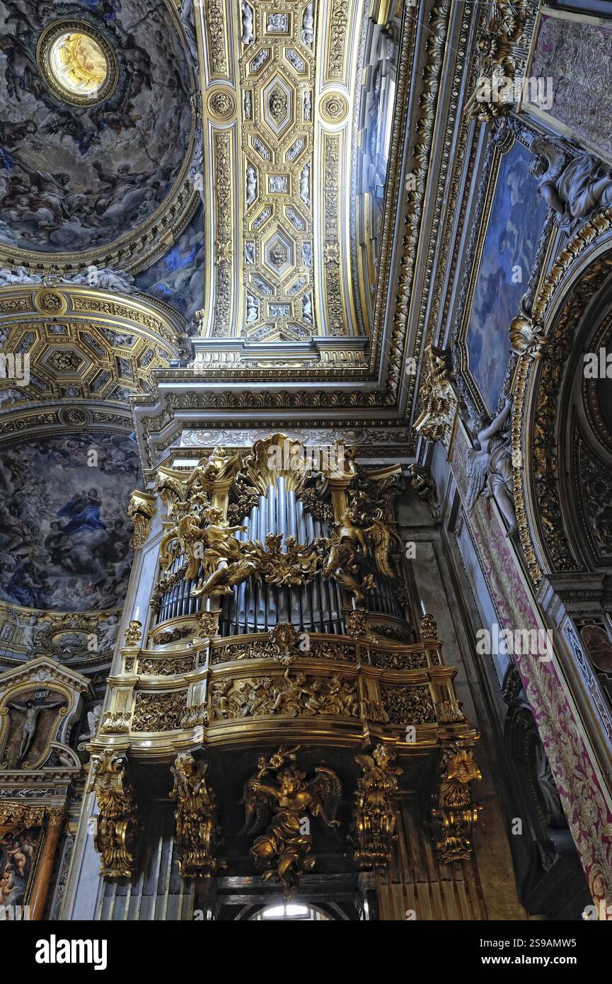 Baroque churches and palaces hi-res stock photography and images - Alamy