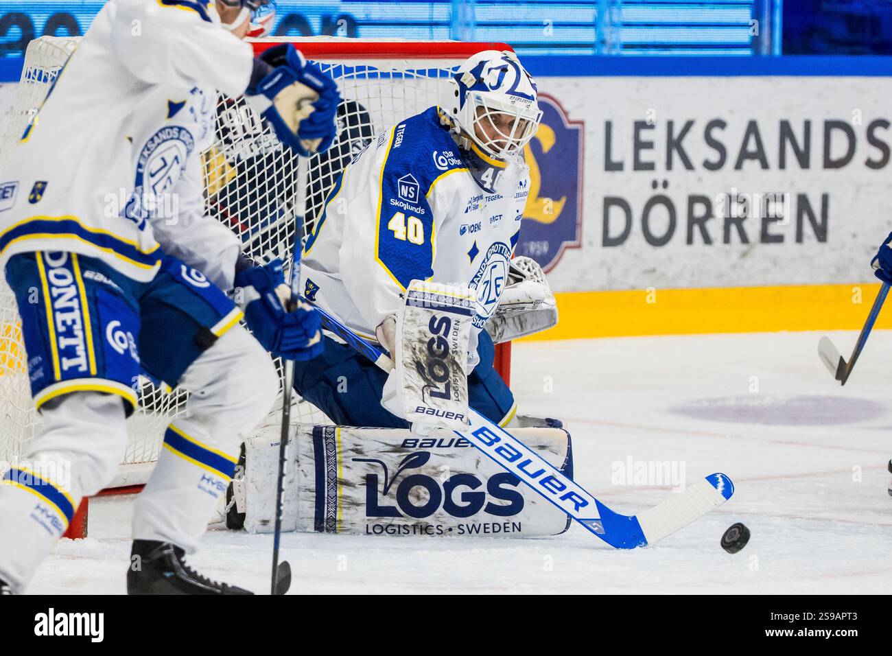 250125 Leksands målvakt Mantas Armalis under ishockeymatchen i SHL mellan Leksand och Linköping ...