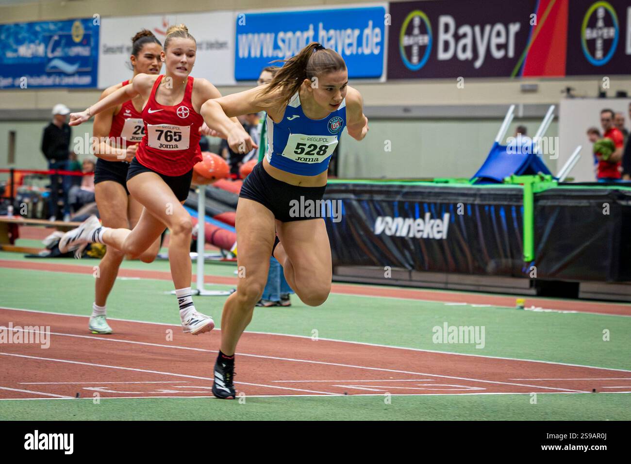 Ina Maria G?dicke (Sportclub Krefeld 1905) gewinnt vor Nike Von ...