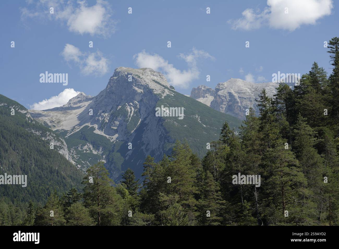 View of the Gleirsch-Halltal chain, Karwendel, Karwendel Mountains ...