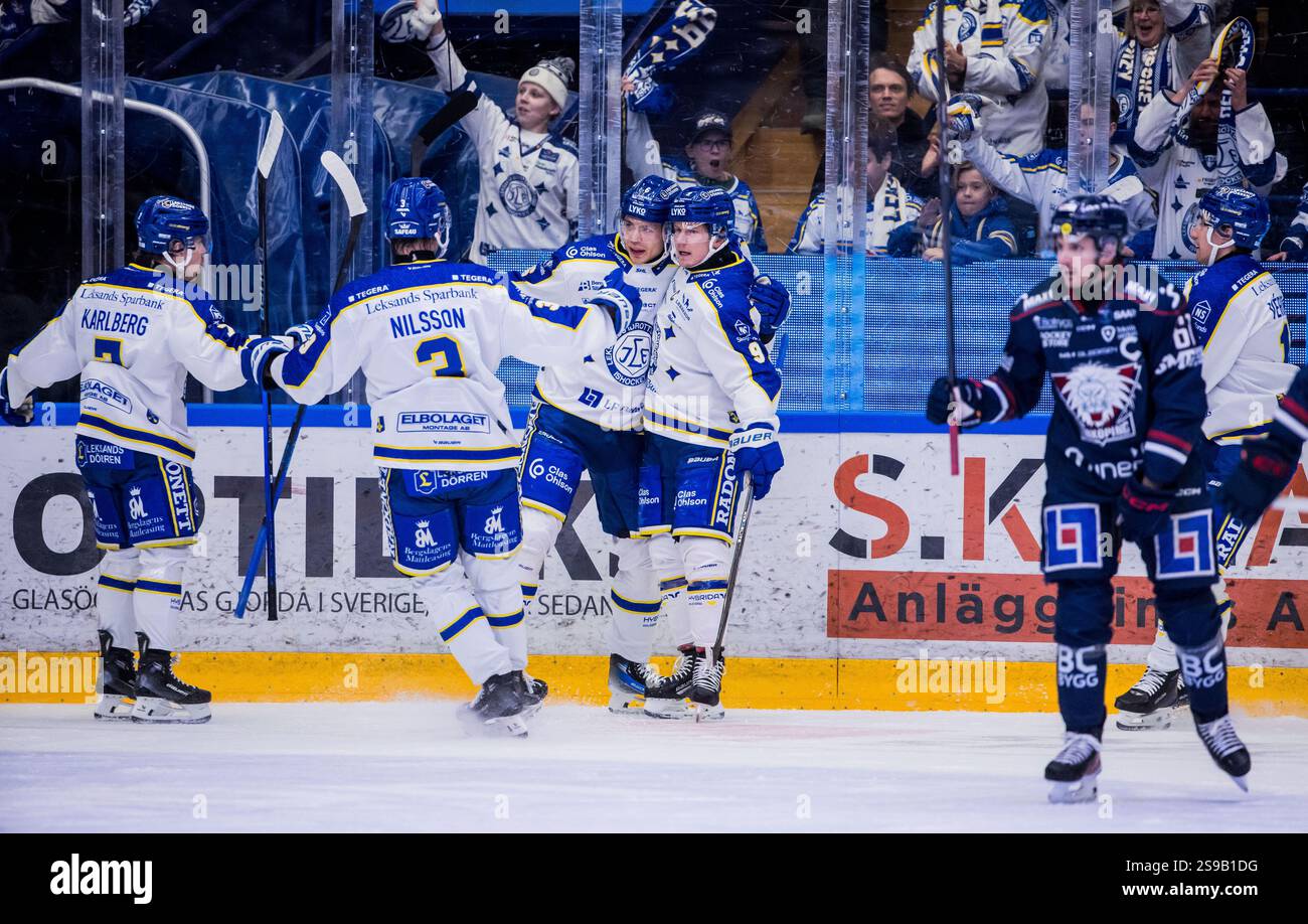 250125 Leksands Alexander Lundqvist jublar efter 1-2 under ishockeymatchen i SHL mellan Leksand ...