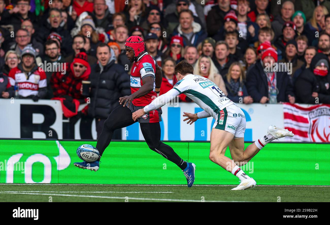 Gloucester's Christian Wade in action during the Gallagher Premiership ...