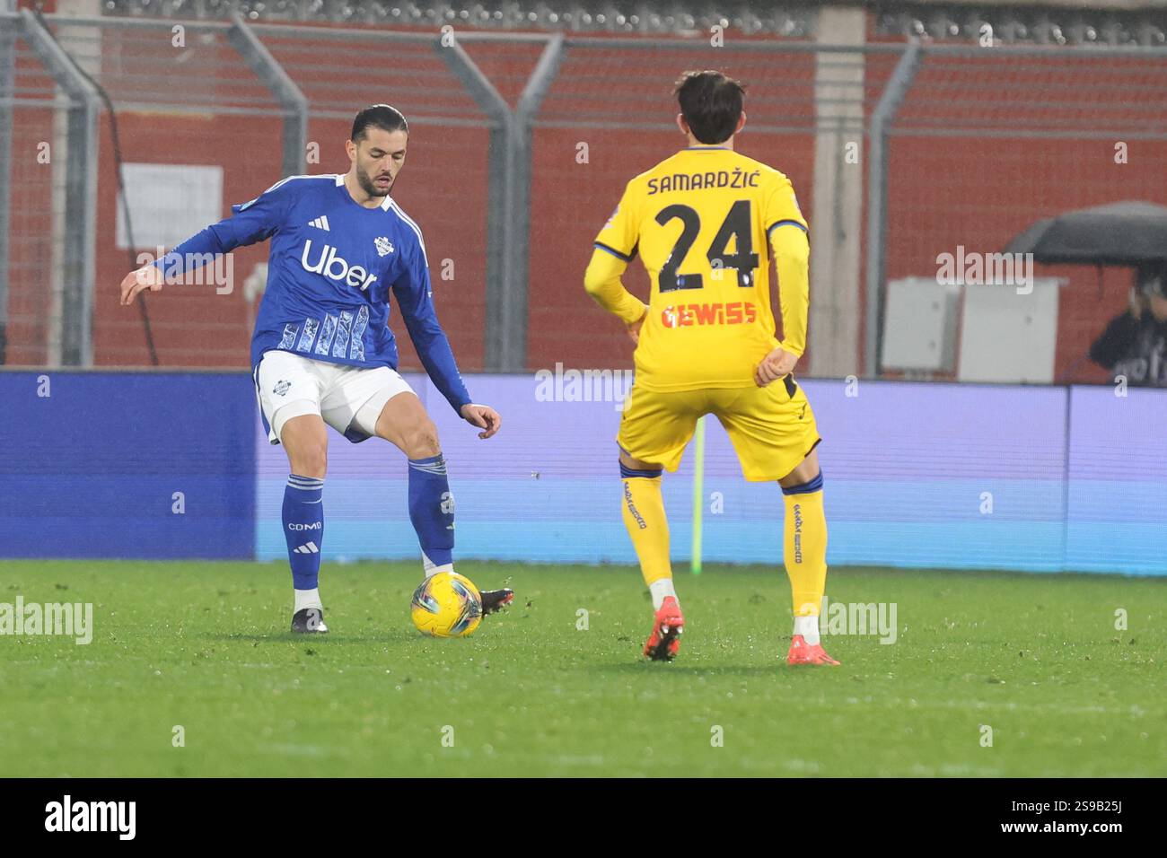Como 1907's Alberto Dossena in action during the Serie A Enilive 2024/ ...