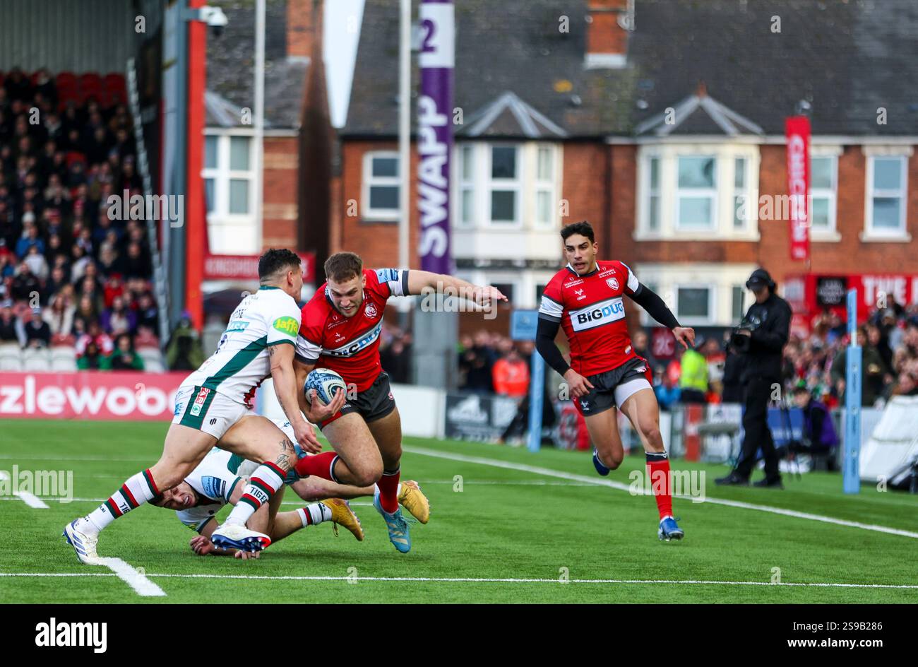 Gloucester's Max Llewellyn tackled by Leicester Tigers Izaia Perese ...