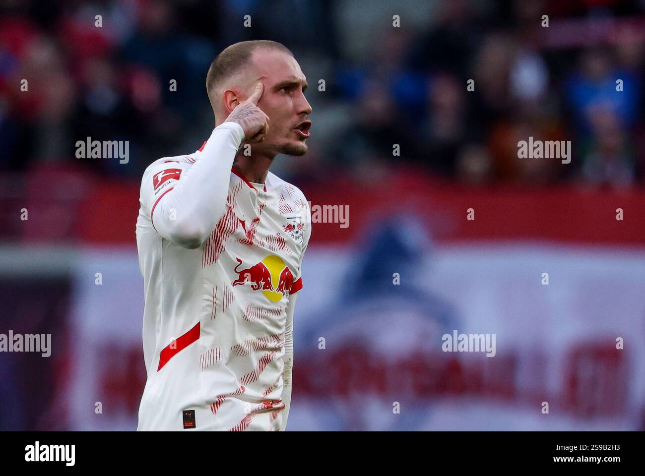 25 January 2025, Saxony, Leipzig: Soccer: Bundesliga, RB Leipzig ...