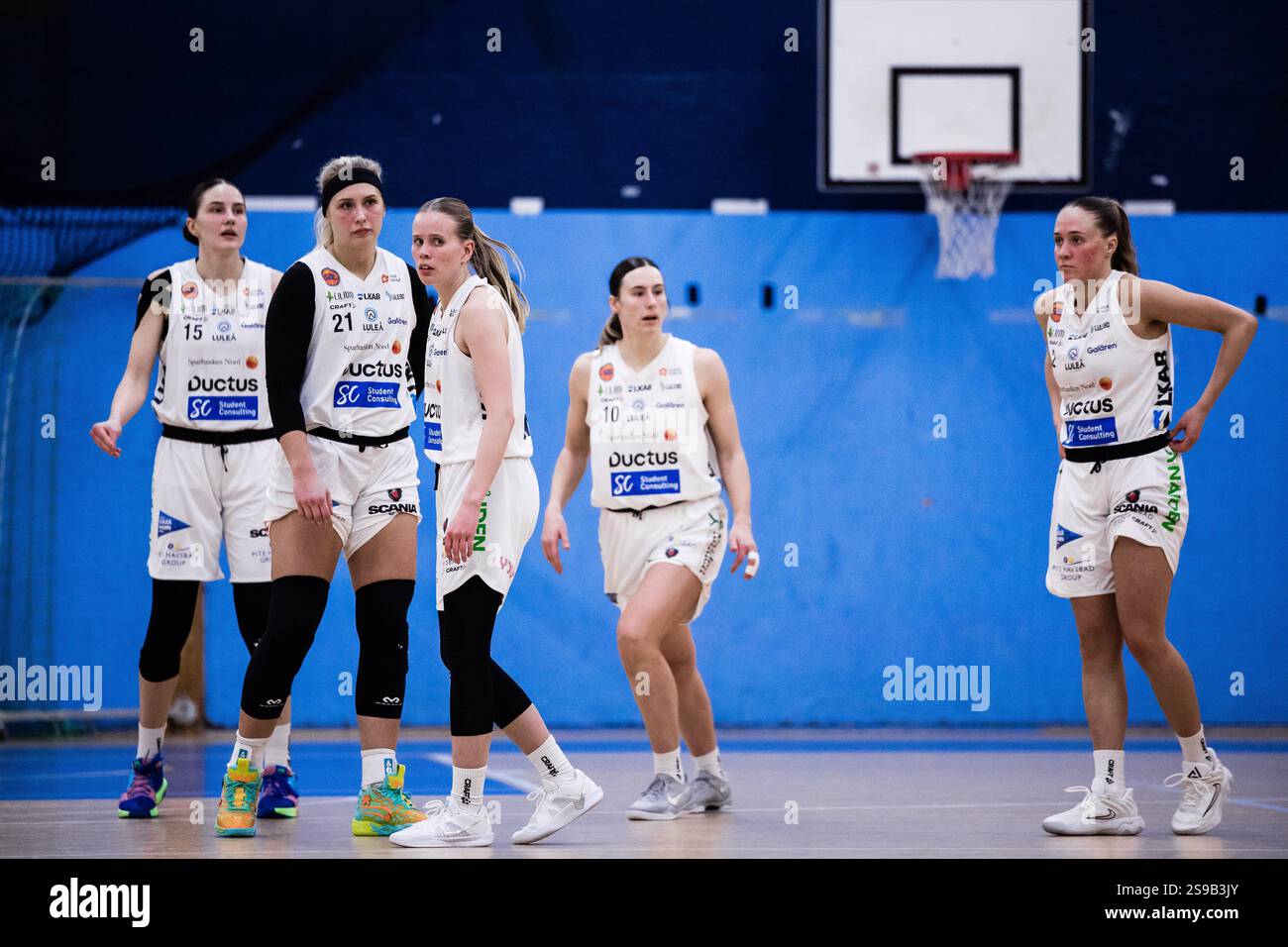 250125 Luleås Fanny Wadling, Jessica Lindstrom, Sofia Hägg och Sofia Persson deppar under ...